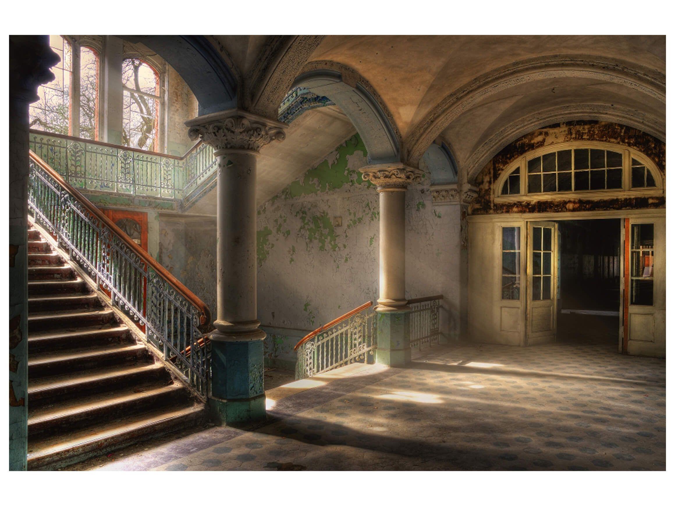 Impression numérique sur verre Lost Place Cage d'escalier 4 image LAND